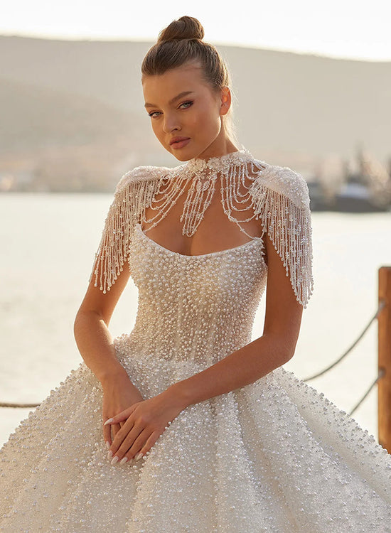GLAMOROUS